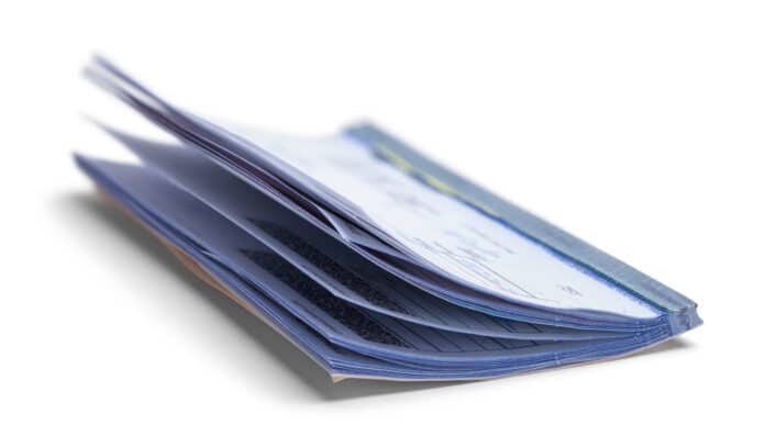 Qu’est-ce qu’un chéquier souche latérale ? - TechnoFinance